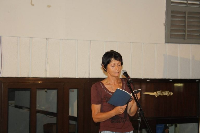 Senka Rastoder: Prva i najveća ljubav su bile knjige i pisanje ...